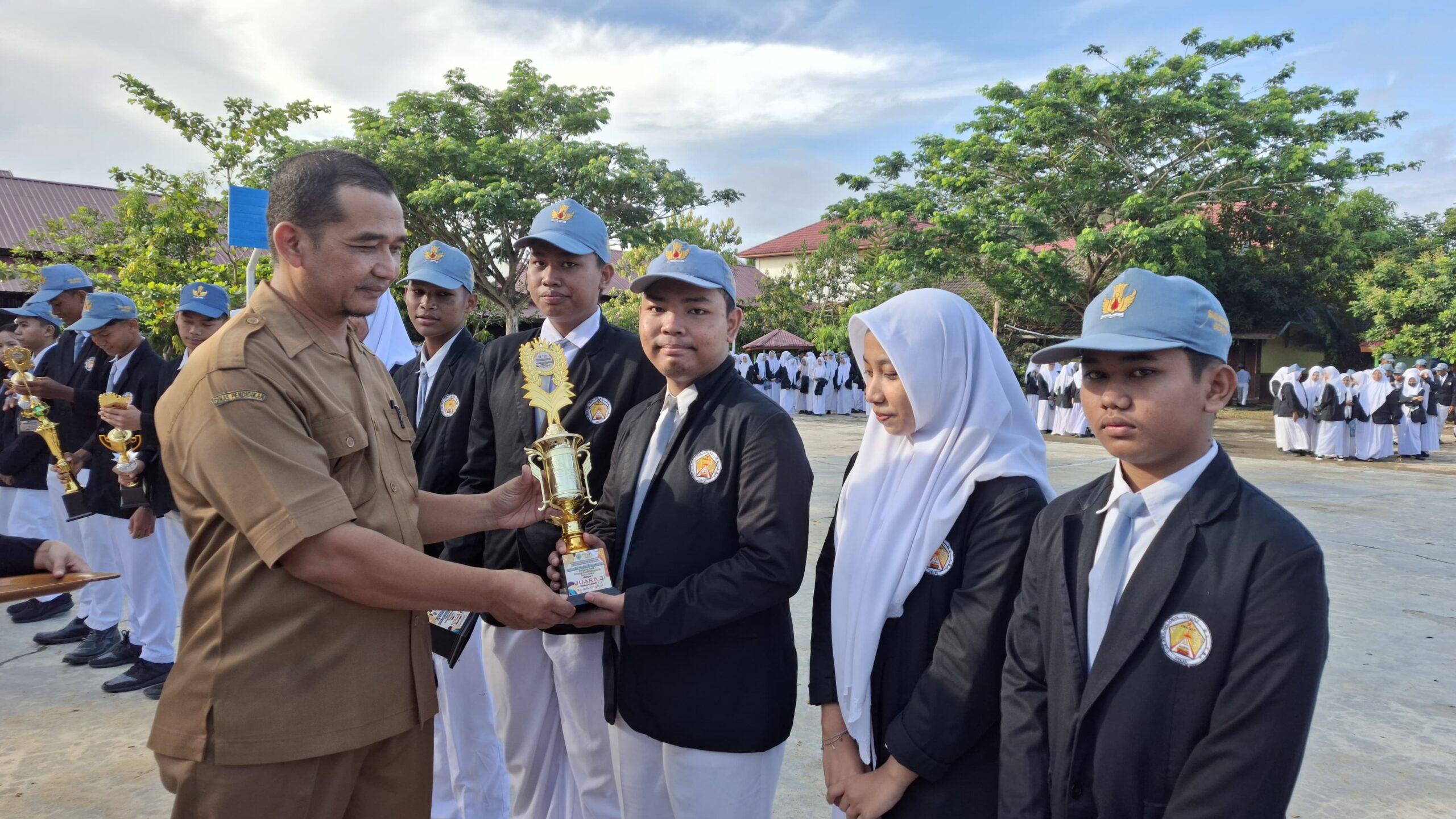 SISWA/I SMAN 2 BERAU RAIH PRESTASI GEMILANG PADA LOMBA OSN, FLS2N, DAN ...